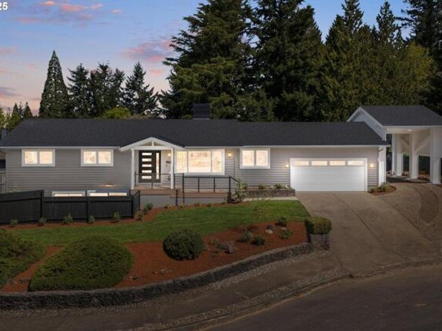 Kapteyns St, West Linn, Home For Sale