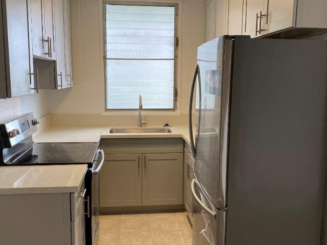 kapahulu Renovated 1 BR 1 bath 1 parking