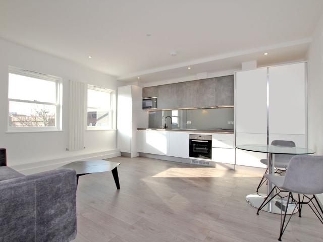 Karam Court, Commercial Road, Whitechapel, London E1, 1 bed flat to rent, £2,150 pcm | PrimeLocation