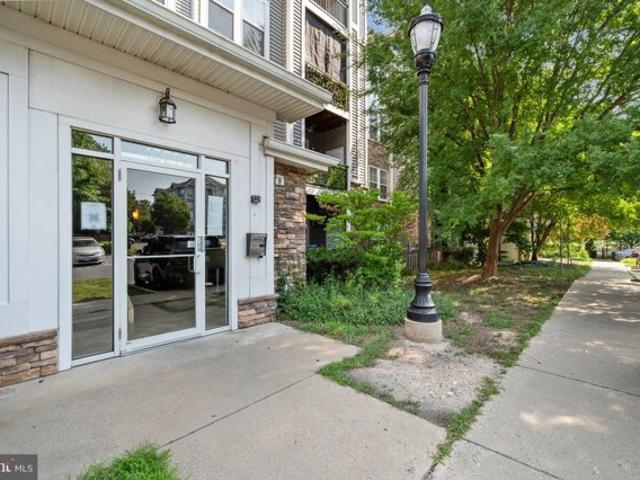 Karen Blvd Apt,capitol Heights, Condo For Sale
