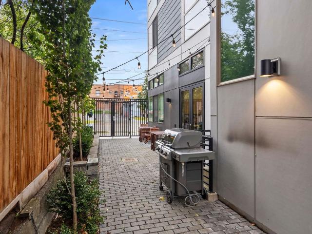 Karsti Apartments Studio Apartment for Rent at 1503 Nw 59th St, Seattle, WA 98107 Adams