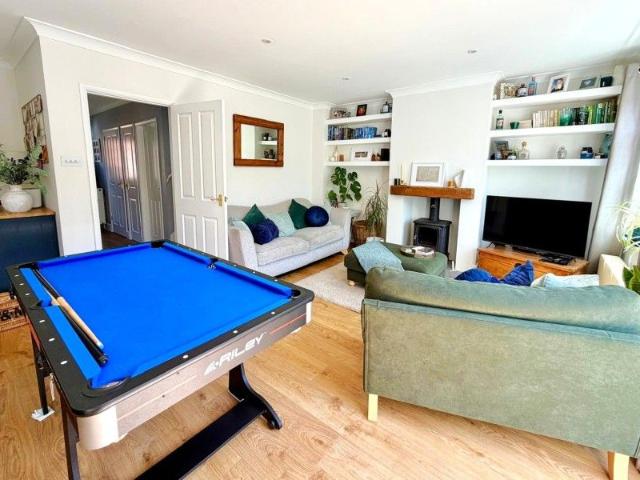 Kashmir Close, Addlestone, Surrey, KT15