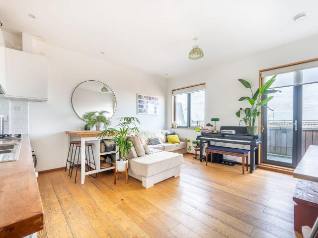 Kassinga House, Harlesden, London NW10, 2 bed flat to rent, £2,500 pcm | PrimeLocation