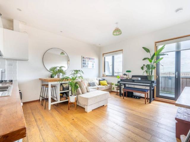 Kassinga House, Harlesden, London, NW10 2 bed flat to rent £3,500 pcm £808 pw