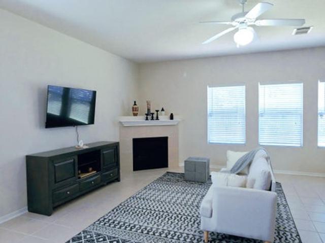 Katy Prime Location with private baths next to al