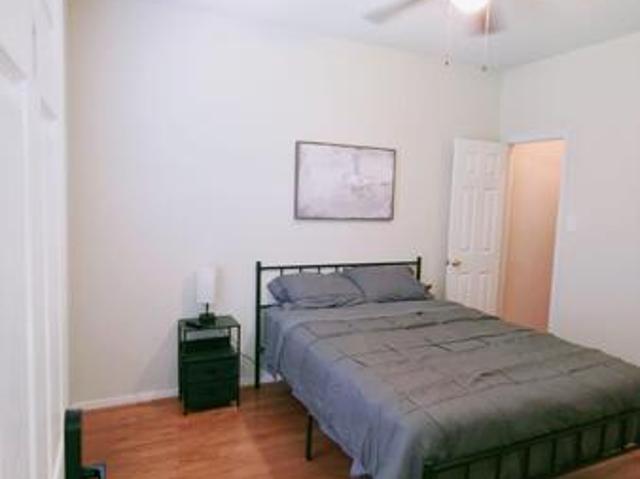 Katy Prime Location with private baths next to all major shopping, Amazon Warehouse and Med Center!