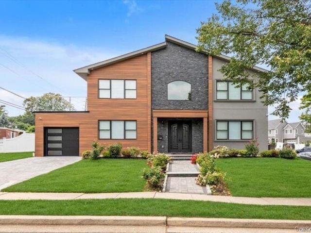 Kate Dr, New Hyde Park, Home For Sale