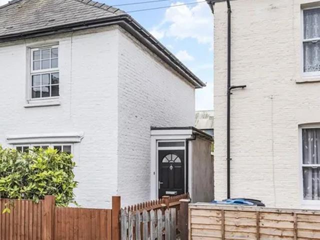 Katey's, 2 Acre Road, London, KT2 6EF, United Kingdom | 2 bed duplex for rent #139544074 | Rentberry