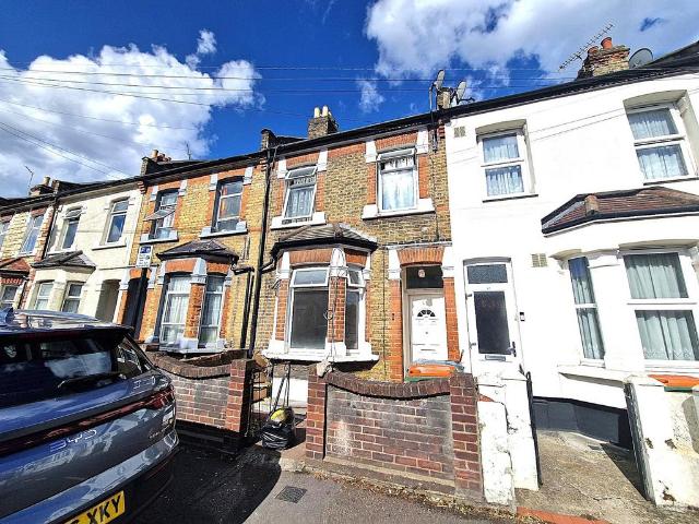 Katherine Road, East Ham. E6 1PB 4 bed terraced house to rent £2,700 pcm £623 pw