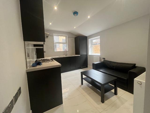 Katherine Road, East Ham, London E6, 3 bed flat to rent, £2,450 pcm | PrimeLocation