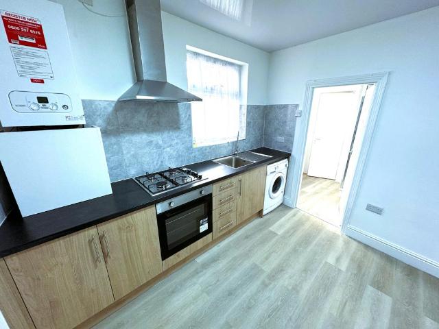 Katherine Road, London E7 1 bed flat to rent £1,900 pcm £438 pw