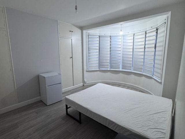 Katherine Road, London E7, Room to rent, £725 pcm | PrimeLocation