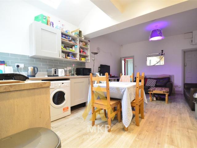 Katie Road Selly Oak B29, 6 bed shared accommodation to rent, £2,392 pcm | PrimeLocation