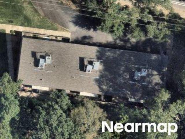Kavanaugh Blvd Apt 4