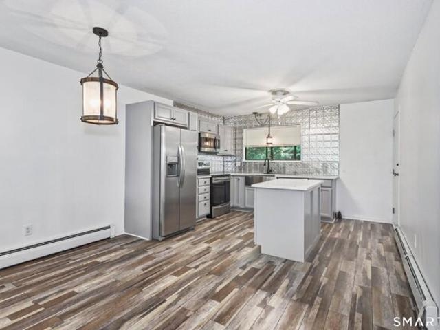 Kay Ln Apt I, Waterbury, Condo For Sale