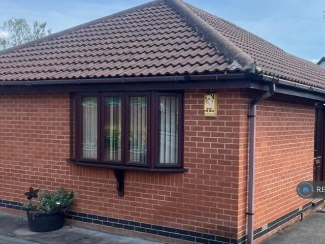 Kays Meadow, Beeston, Nottingham, NG9 3 bed bungalow to rent £1,295 pcm £299 pw