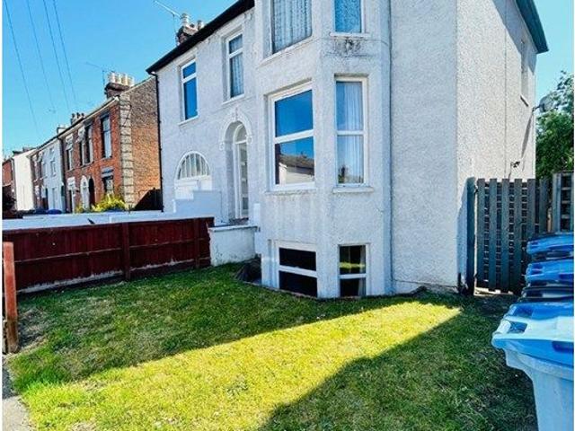 Kemball Street, Ipswich IP4, 3 bed maisonette to rent, £1,750 pcm | PrimeLocation