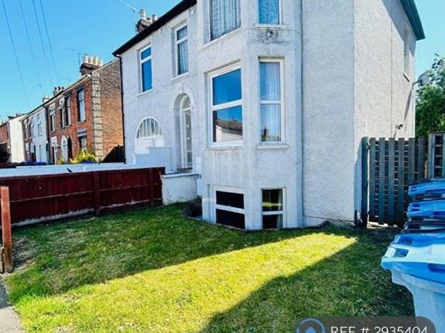 Kemball Street, Ipswich, IP4 3 bed maisonette to rent £1,750 pcm £404 pw