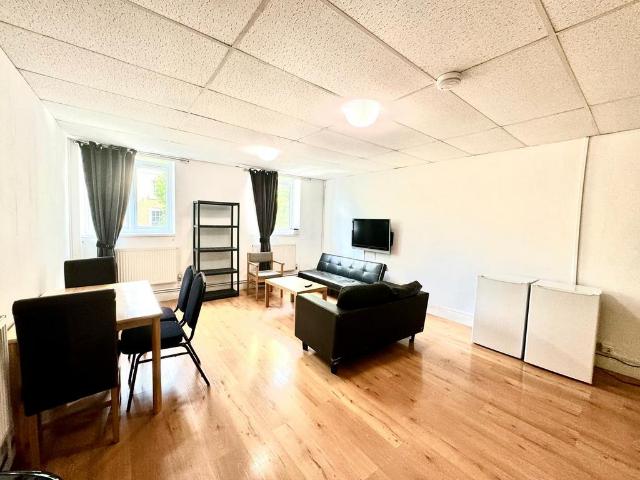 Kember Street, Islington, London N1 2 bed flat to rent £2,167 pcm £500 pw