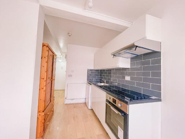 Kember Street, London N1, Studio to rent, £1,083 pcm | PrimeLocation