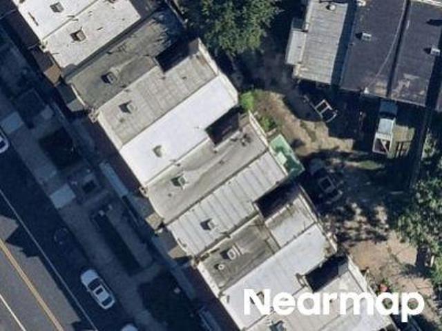 Kemble Ave