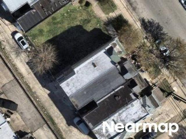 Kemble Ave