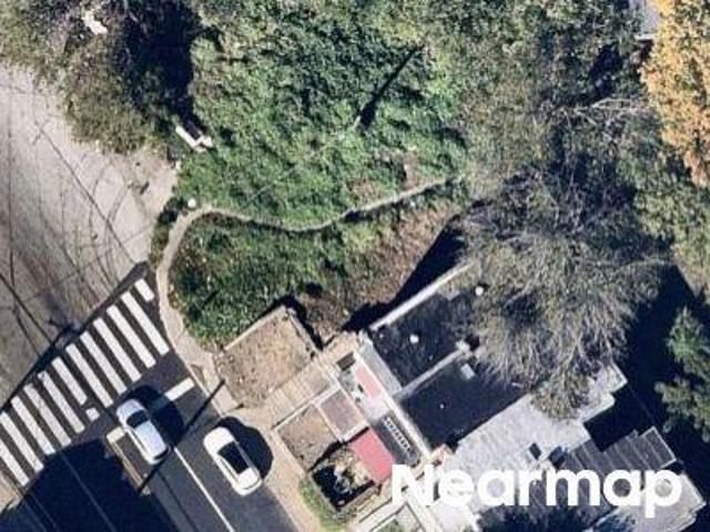 Kemble Ave