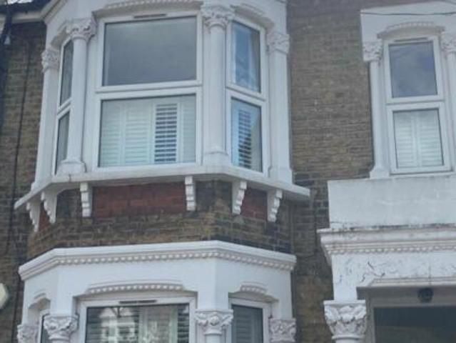 Kemble Road, Forest Hill, 2 Bedroom Flat
