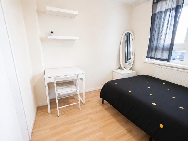 Kemp House – Room 2
