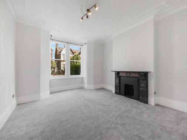 Kempe Road, Queens Park, London NW6, 2 bed flat to rent, £2,500 pcm | PrimeLocation