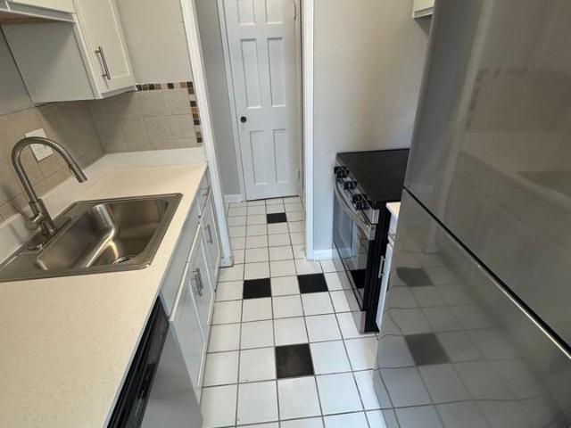 Kemper 2 Bedroom Apartment for Rent at 2515 Kemper Rd, Shaker Heights, OH 44120 Shaker Heights