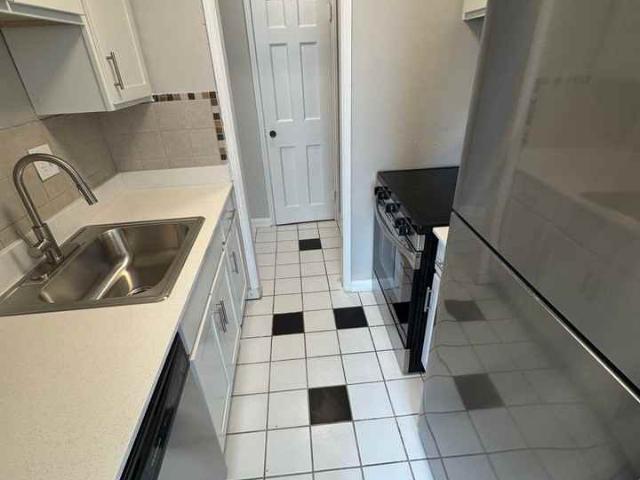 Kemper Manor 1 Bedroom Apartment for Rent at 2501 Kemper Rd, Shaker Heights, OH 44120 Shaker Heights