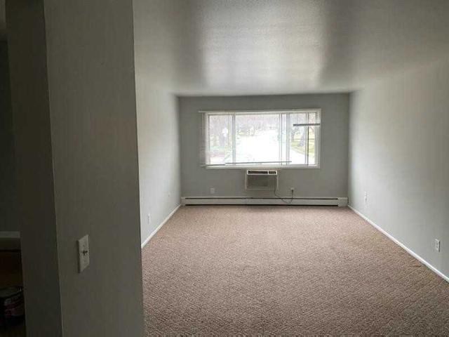 Kemper Manor Apartments 3 Bedroom Apartment for Rent at 2330 Kilburn Ave, Rockford, IL 61101