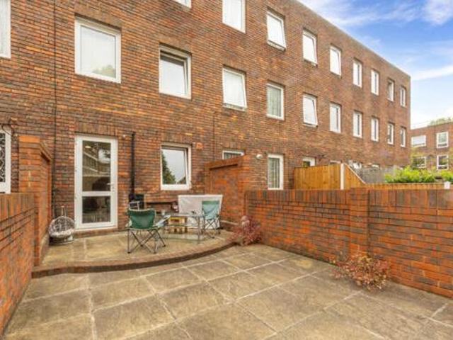 Kemps Drive, Poplar, 3 Bedroom Terraced