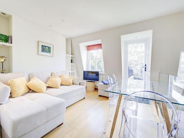 Kempsford Gardens, Earls Court. 1 bed flat to rent £3,684 pcm £850 pw