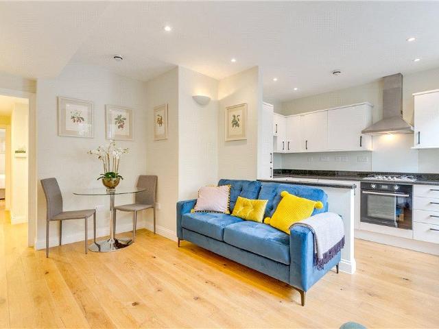 Kempsford Gardens, Earls Court. 2 bed apartment to rent £2,925 pcm £675 pw