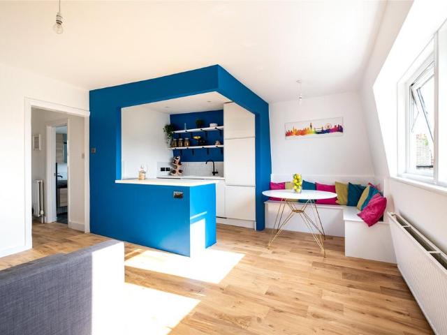 Kempshott Road, London SW16 2 bed apartment to rent £1,900 pcm £438 pw