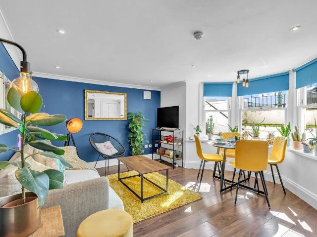 Kemptown BN2, 2 bed flat to rent, £3,024 pcm | PrimeLocation