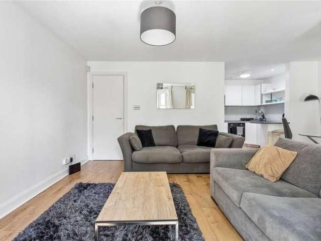 Kempton Court, Durward Street, London, E1