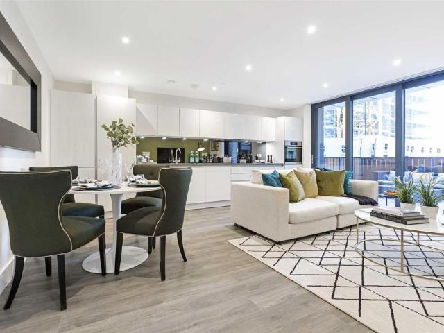 Kempton House Charter Square Staines. 2 bed flat to rent £1,998 pcm £461 pw