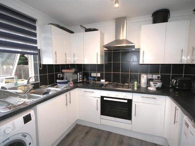 Kemsing Gardens STUDENT/SHARER. 5 bed semi detached bungalow to rent £1,975 pcm £456 pw