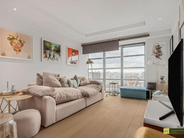 Kent Building, Hope Street, London E14, 1 bed flat to rent, £2,500 pcm | PrimeLocation