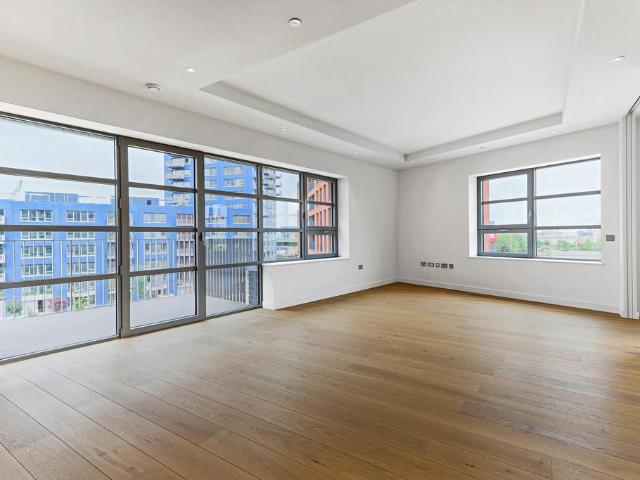 Kent Building, London City Island, E14 3 bed apartment to rent £3,800 pcm £877 pw