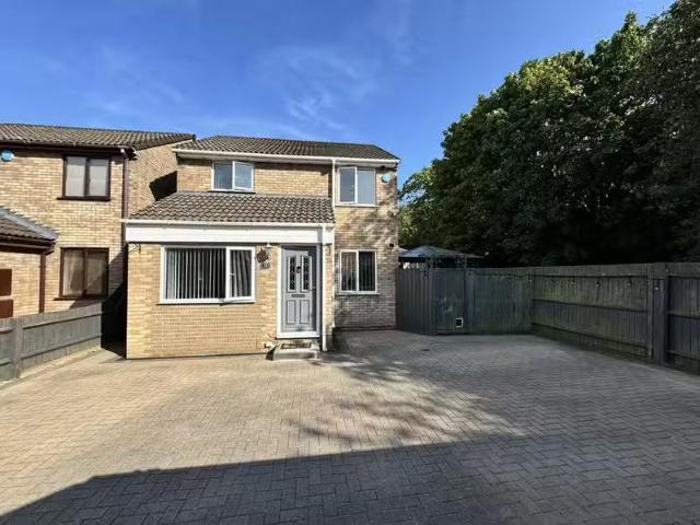 Kent Close, Bristol, BS34 3 bed detached house for sale £425.