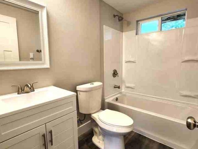 Kent Fifth Avenue Townhomes 3 Bedroom Apartment for Rent at 702 5th Ave S, Kent, WA 98032 South Kent