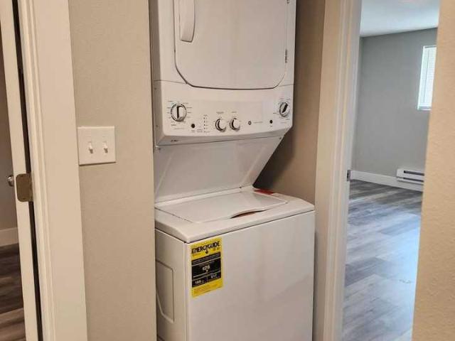 Kent Fifth Avenue Townhomes 3 Bedroom Apartment for Rent at 702 5th Ave S, Kent, WA 98032 South Kent