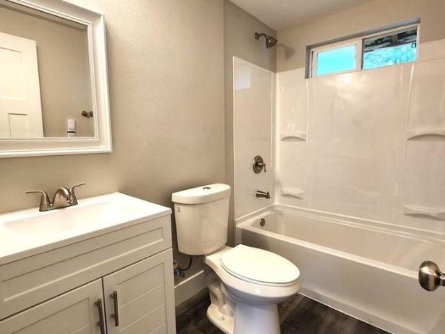 Kent Fifth Avenue Townhomes 3 Bedroom Apartment for Rent at 702 5th Ave S, Kent, WA 98032 South Kent