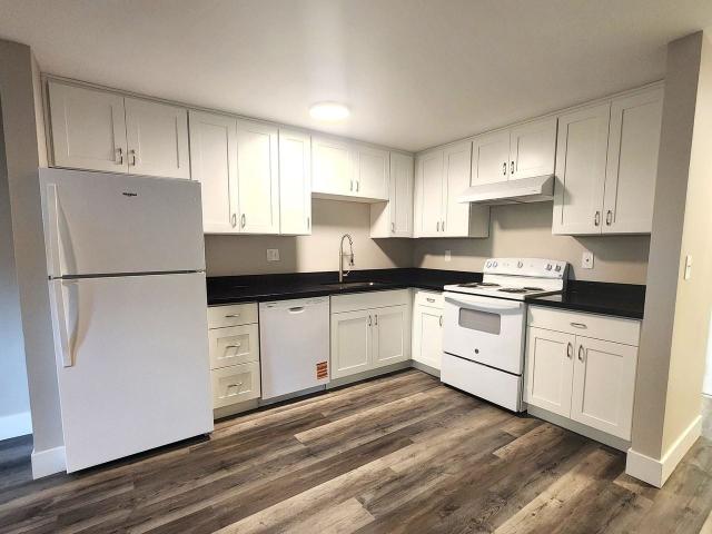 Kent Fifth Avenue Townhomes 2 Bedroom Apartment for Rent at 702 5th Ave S, Kent, WA 98032 South Kent