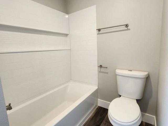 Kent Fifth Avenue Flats 1 Bedroom Apartment for Rent at 731 5th Ave S, Kent, WA 98032 South Kent