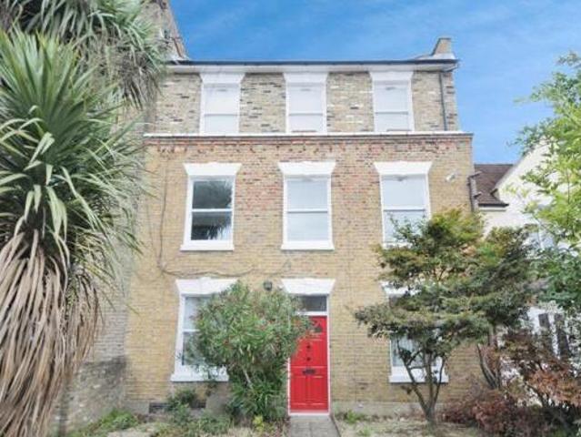 Kent House Road, London, 2 Bedroom Flat